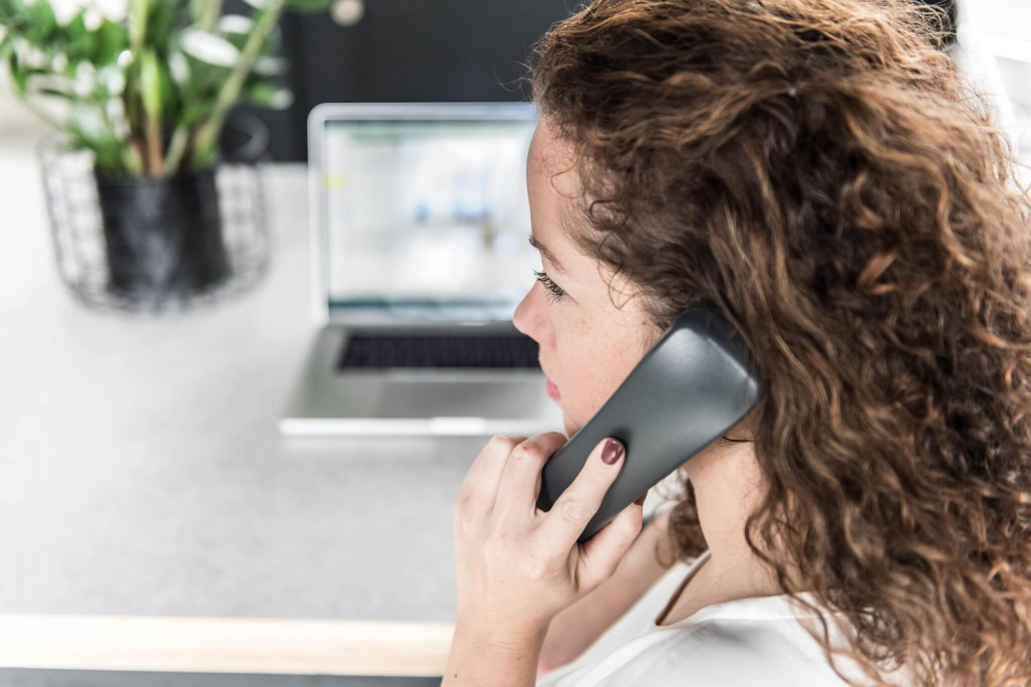 COMMERCIEEL TELEFONEREN MET IMPACT - HET GEWONE ONGEWOON GOED DOEN